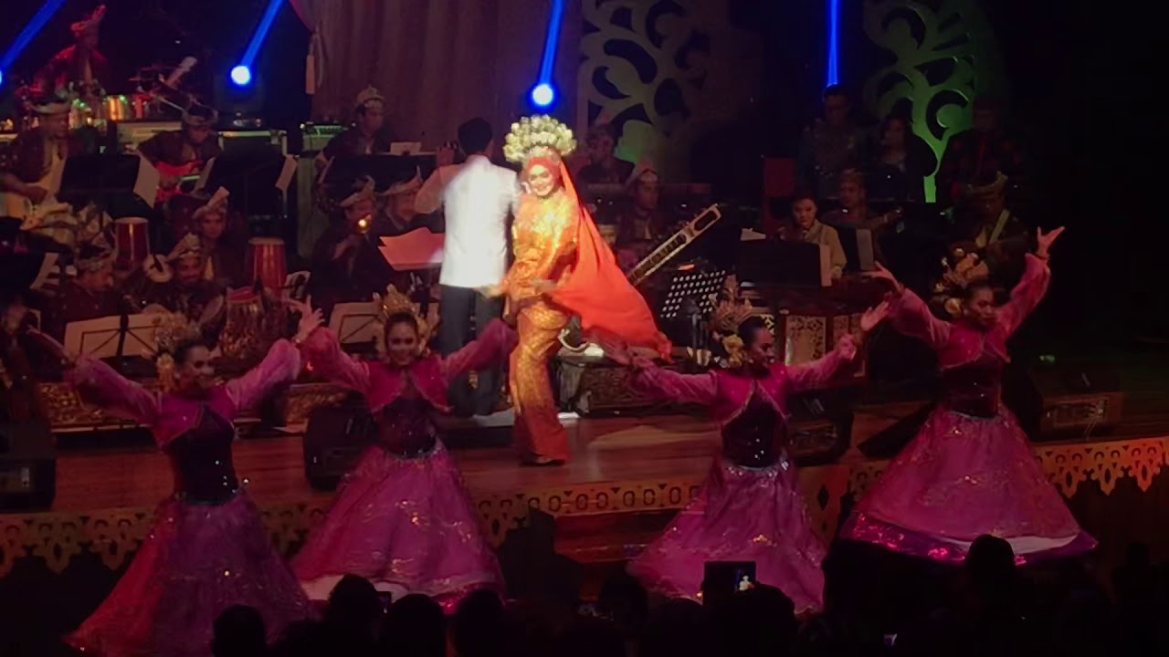 Microphone problem bisu waktu Dato Siti Nurhaliza nyanyi opening ...