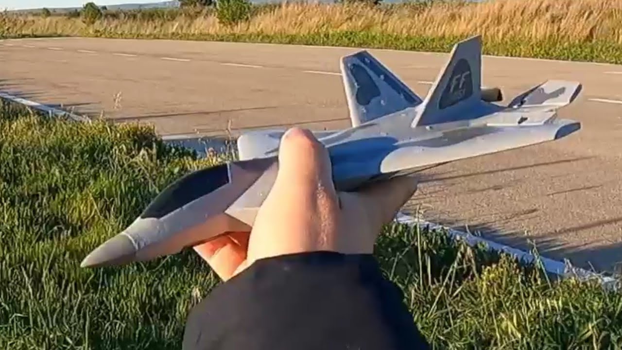 Eachine F22 Raptor - Unboxing and Flight test - YouTube