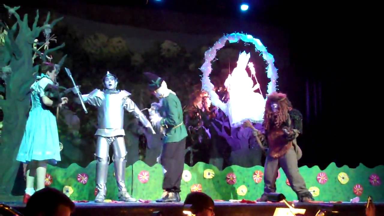 Wizard of Oz - Cast A Poppy Field - YouTube
