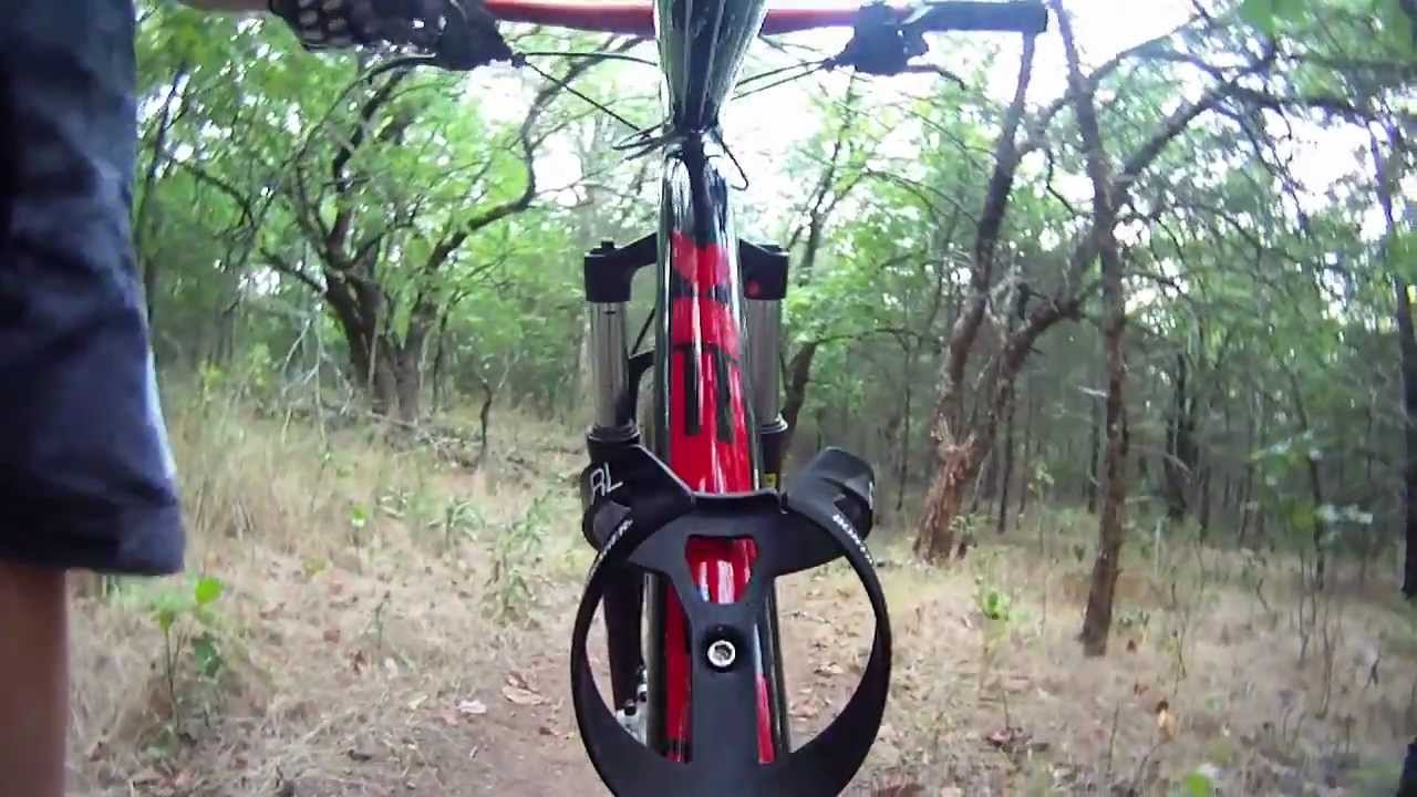 MTB Log Jump - Sac River - YouTube