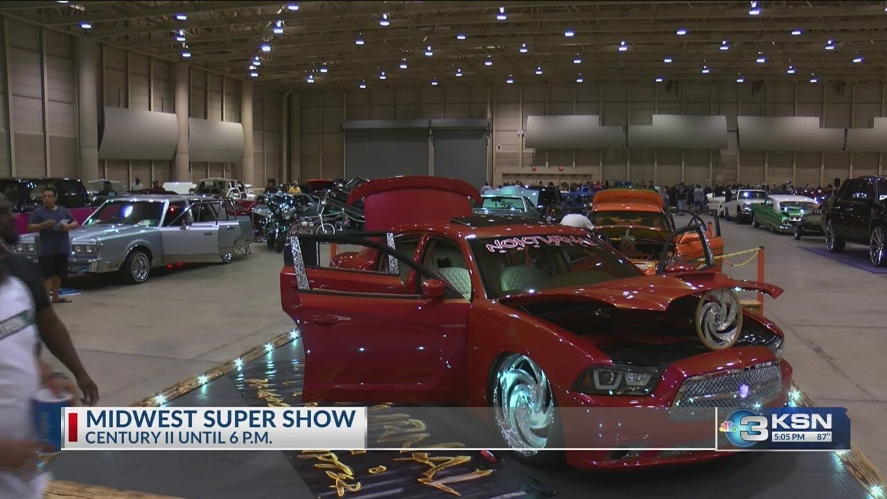 Midwest Super Show brings in lowriders from across the midwest - YouTube
