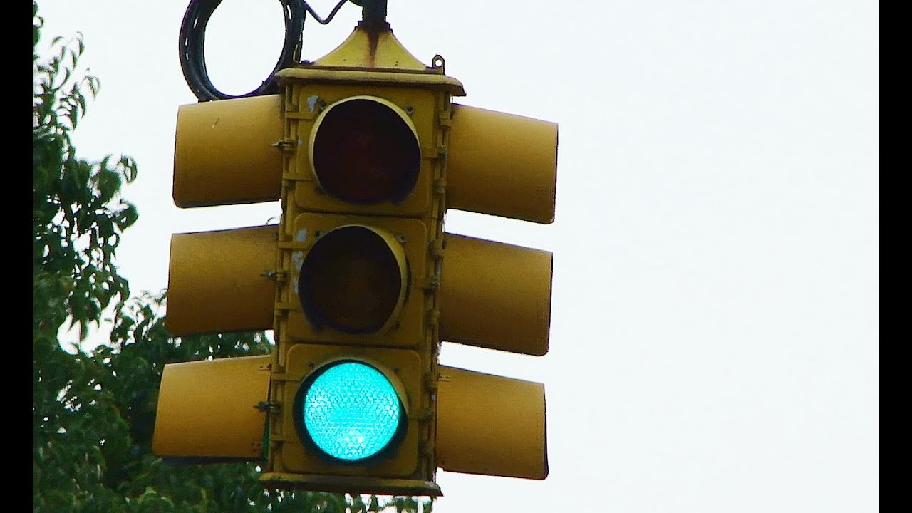 🚦 Rare Eagle 4-Way Traffic Signal in Baltimore - YouTube