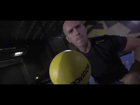 ADAM KENDİNİ AŞMIŞ