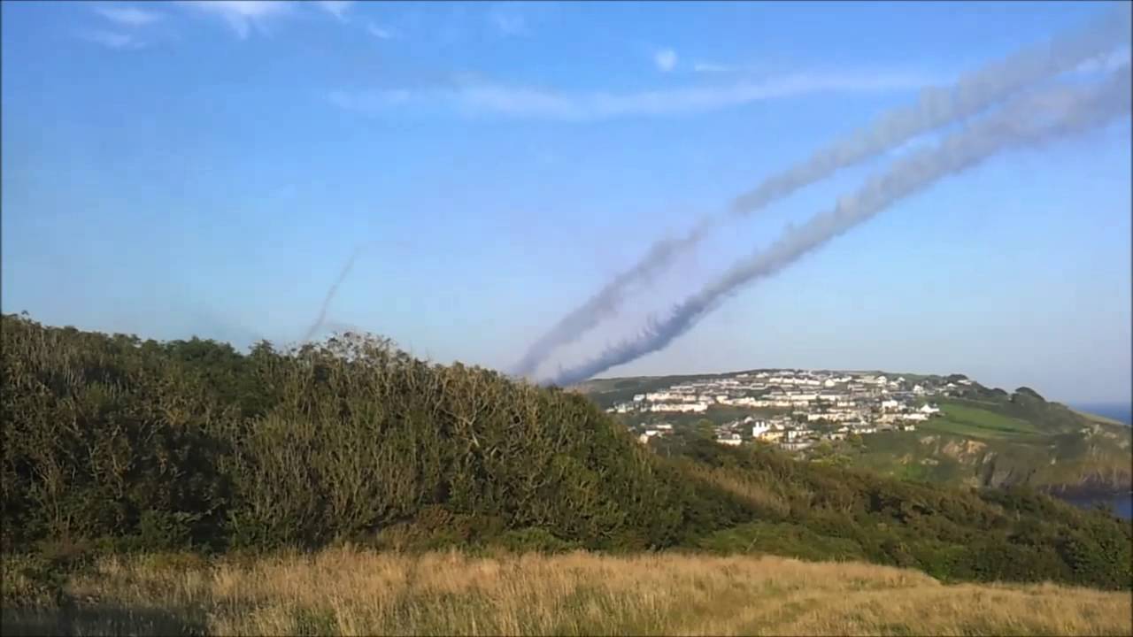 Red Arrows at Fowey 20 August 2013 Part 1 - YouTube