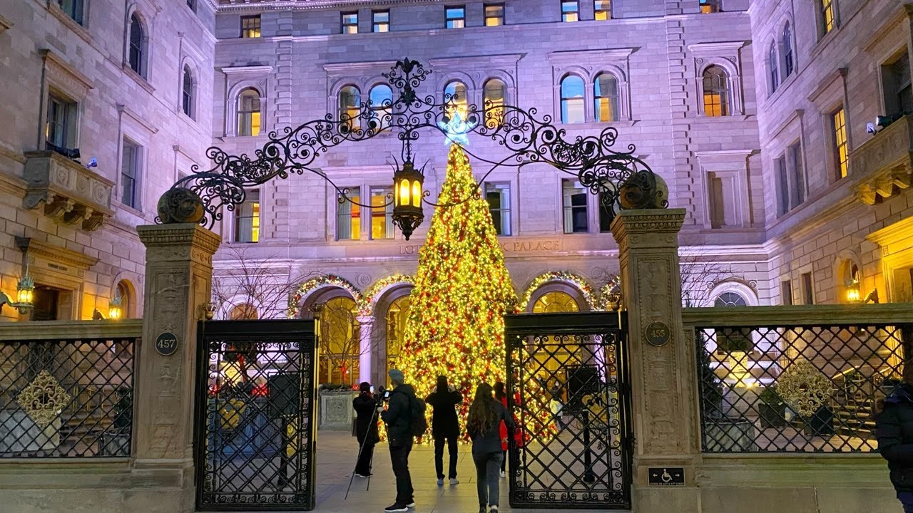 New York City Live Christmas Walking Tour in Midtown Manhattan ...