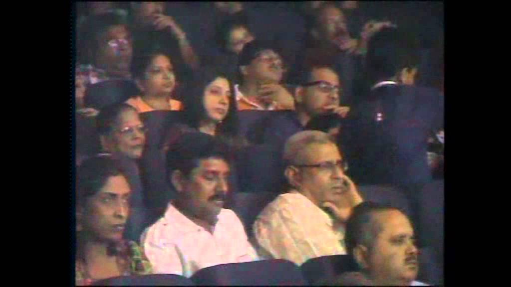 Ek Shehansha Ne Banvake Ke Haseen Taj Mahal Live - YouTube