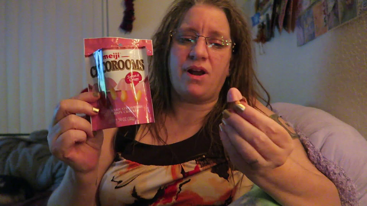 meiji chocorooms Strawberry Taste Test and Review - YouTube