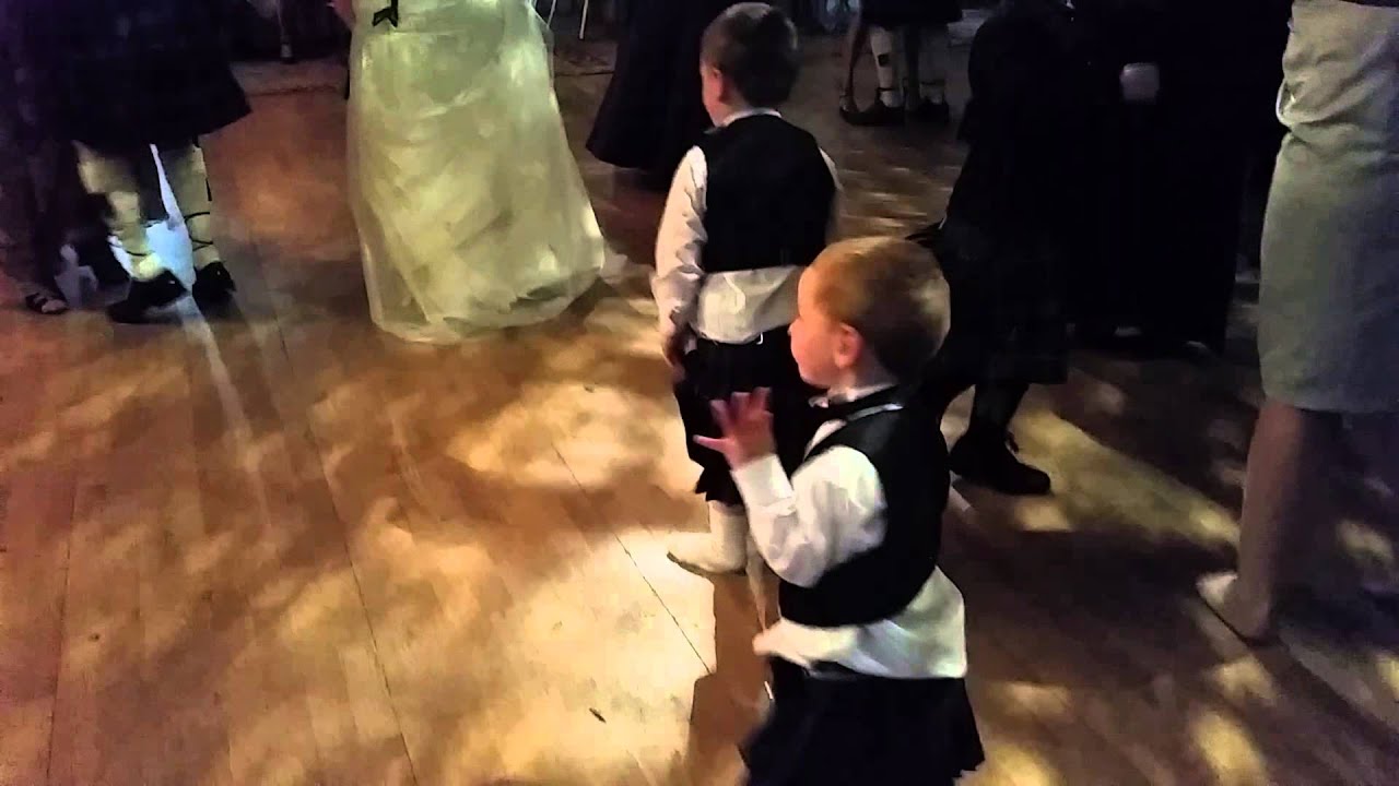 Andrew and archie dancing - YouTube