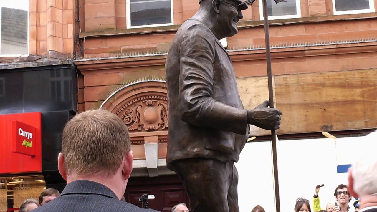 Fred Dibnah Statue Unveiling Slide Show Bolton Town Centre 2008 - YouTube