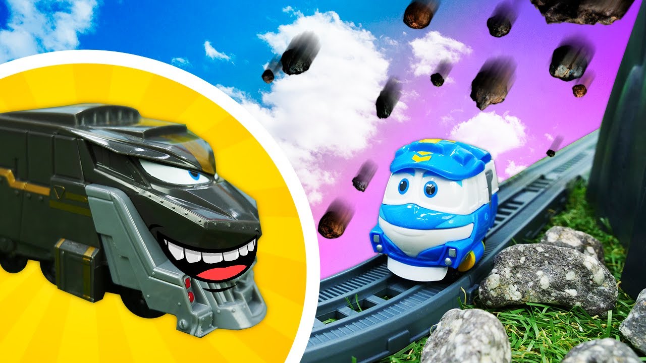 Vidéo avec les jouets Robot trains Kay. Duke dresse des embûches à Kay ...