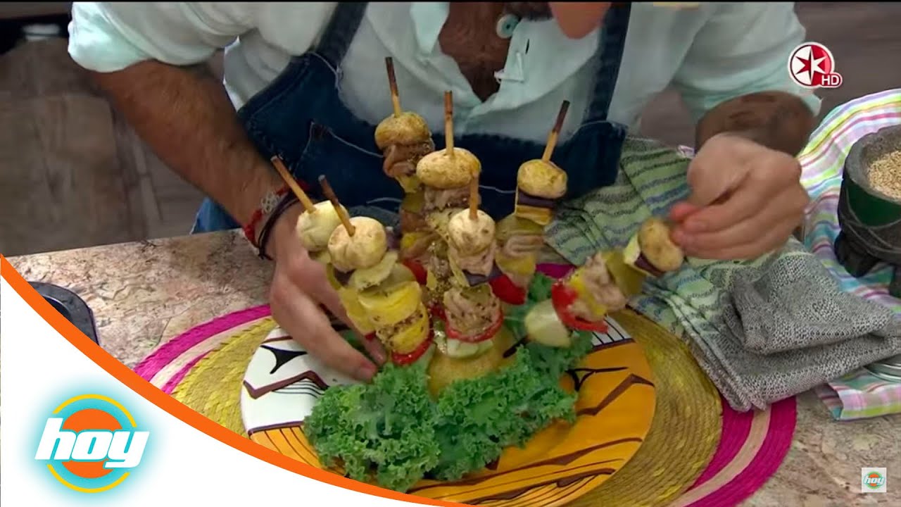 Chef Yogui | Brochetas de puerco y piña con aderezo de ajonjolí | Hoy ...