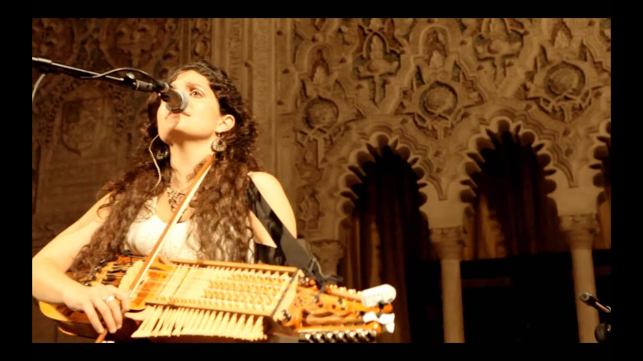 Ana Alcaide: L U N A S E F A R D I T A en concierto 🌙 - YouTube