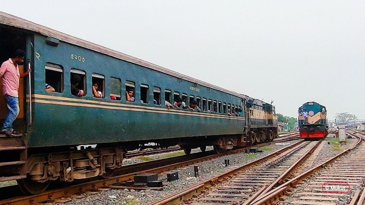 6407 WDM-2B লোকোমোটিভ নিয়ে রকেট মেইলের আগমন | Rocket mail at Ishwardi ...