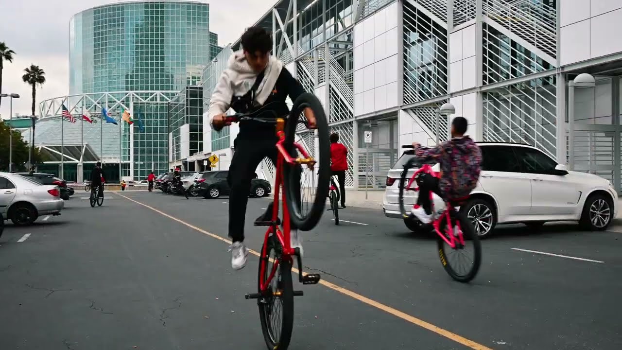 @rozaati Aftermovie "INSANE SWERVING, WE RODE ON THE FREEWAY" - YouTube