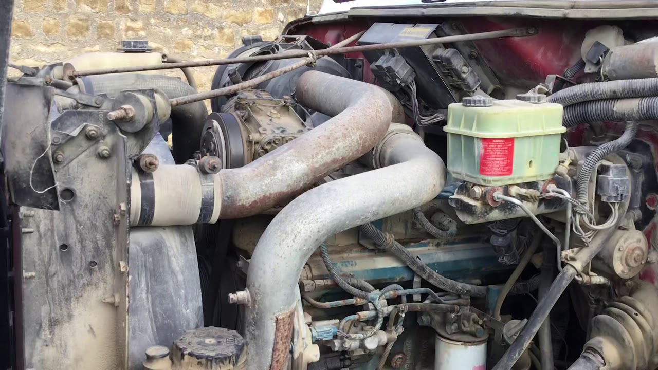 1995 International 4700 DT 466E - YouTube