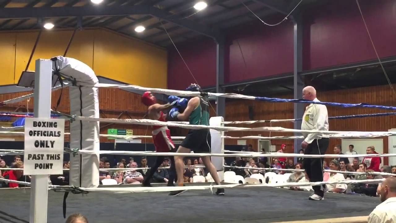 Wayne Young - Rockhampton PCYC Boxing Tournament 2015 - YouTube