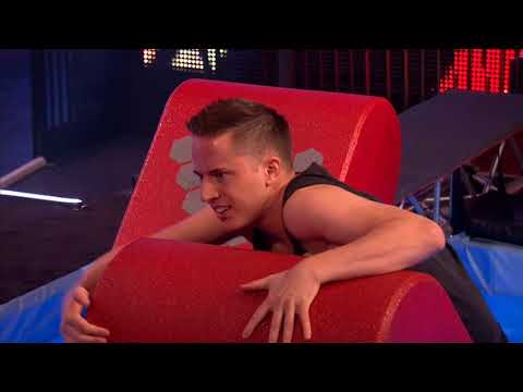 Daily Star Sunday's Ed Gleave tackles Ninja Warrior UK - YouTube