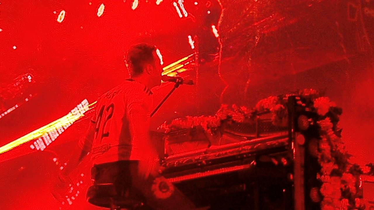 Coldplay - Clocks (Live in Bogotá - Colombia, 2016) - YouTube