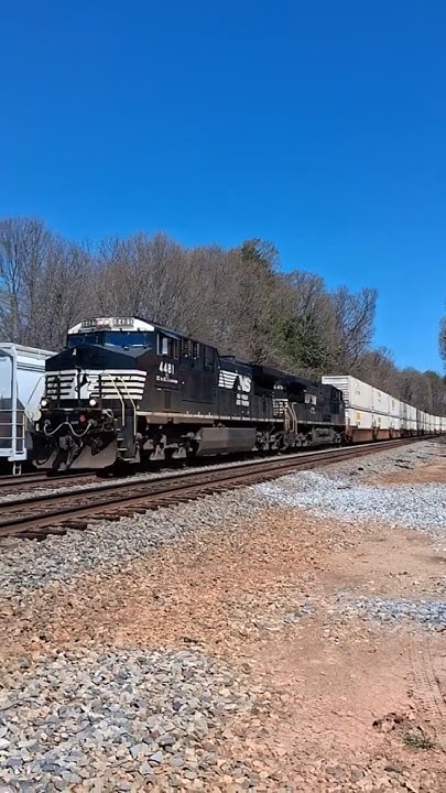 Aggressive Duo "climbin into downtown" Nice LOUD Horn x2x! Norfolk Southern #4481 - #27a@rider22 ...