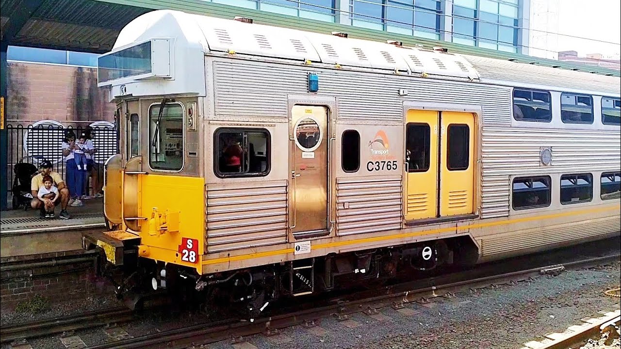 New South Wales S set train S28 arrives at Sydney central station ...
