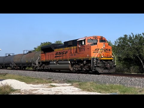 BNSF 8779 SD70Ace leads 1x2 CPKC M274 | CPKC Laredo Sub - YouTube