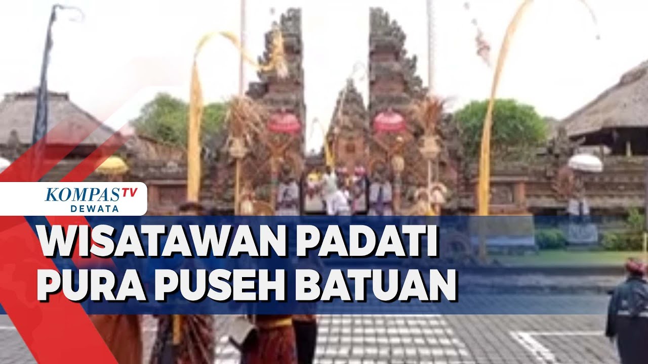 Wisatawan Padati Pura Puseh Batuan - YouTube