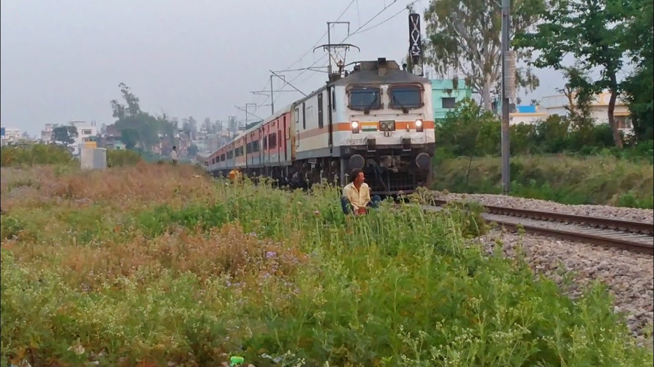 Trains To Mahakal Nagri - 14310 Ujjaini Express & 14318 Indore Express ...