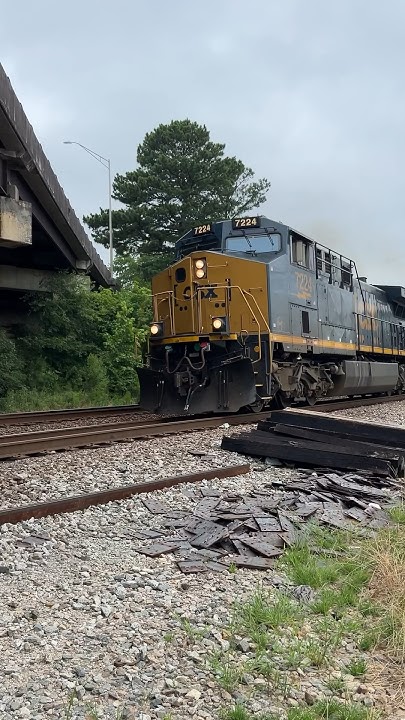 CSX 7224 & CSX 7036 on a cloudy day. #railway #train #trainengine #railfan #railroad #csx # ...