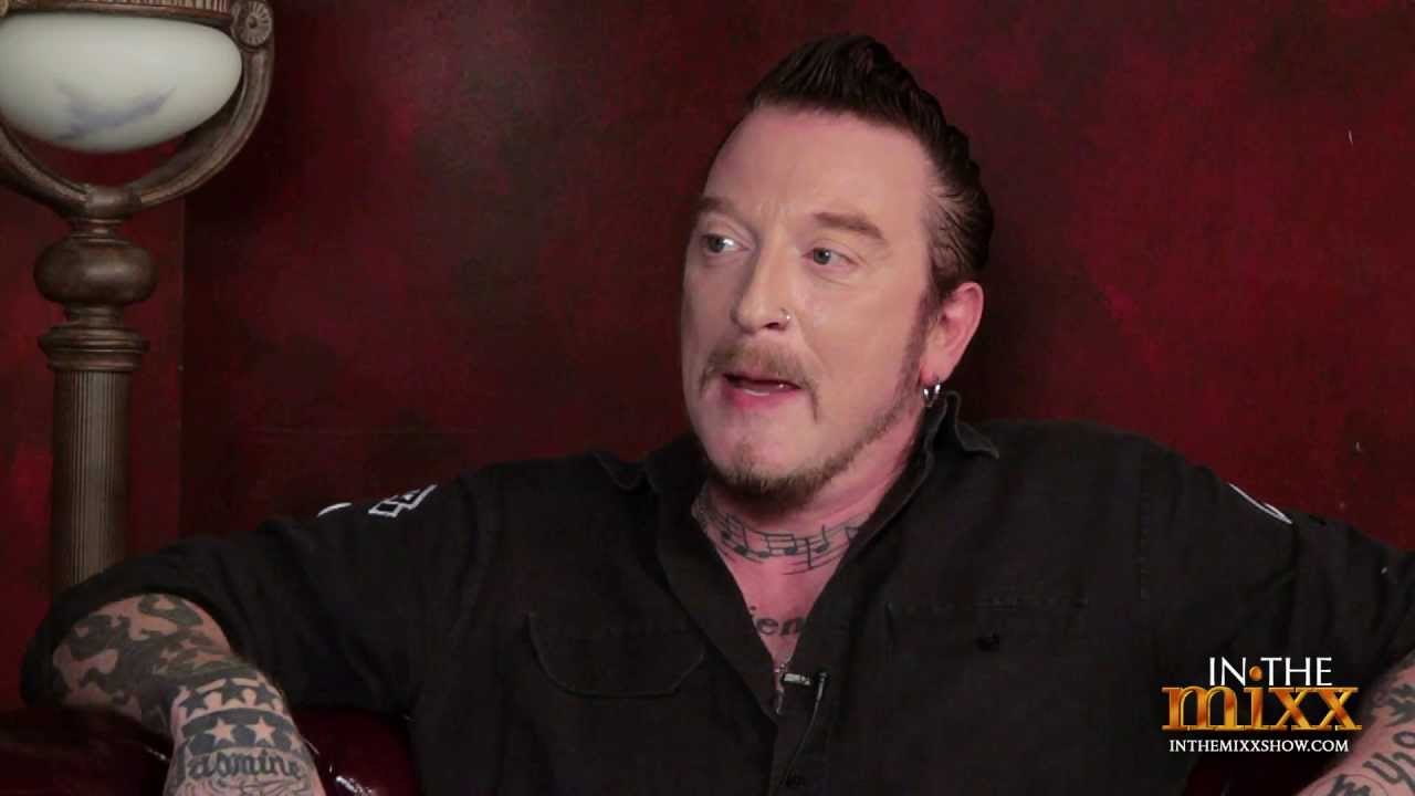 IN THE MIXX Live From NYC Starring: JULIANNE MOORE, ALEXANDER SKARSGARD ...