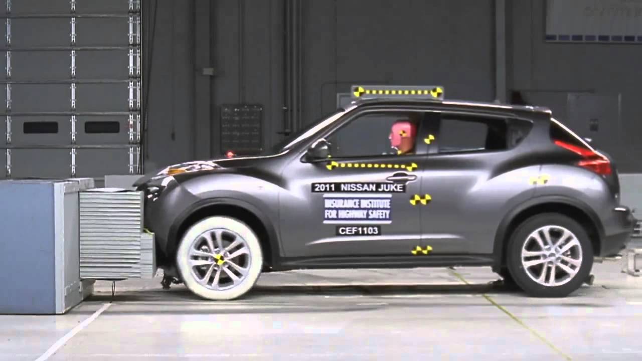 2011 Nissan Juke - Kaza Testi Showroomdan.com - YouTube