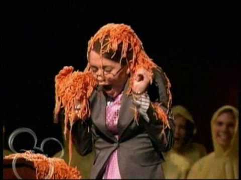 people getting food dumped on on them on Hannah Montana - YouTube