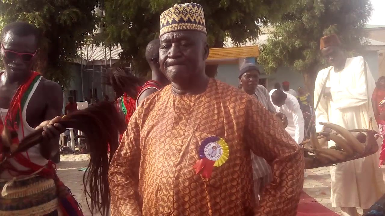 Dadiya Traditional Dance - YouTube