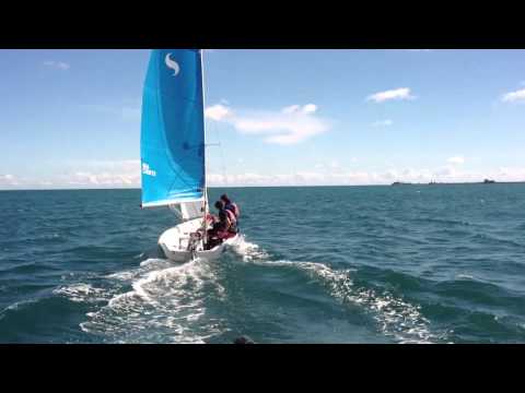 Sailing a Laser 2000 @ Weymouth - YouTube
