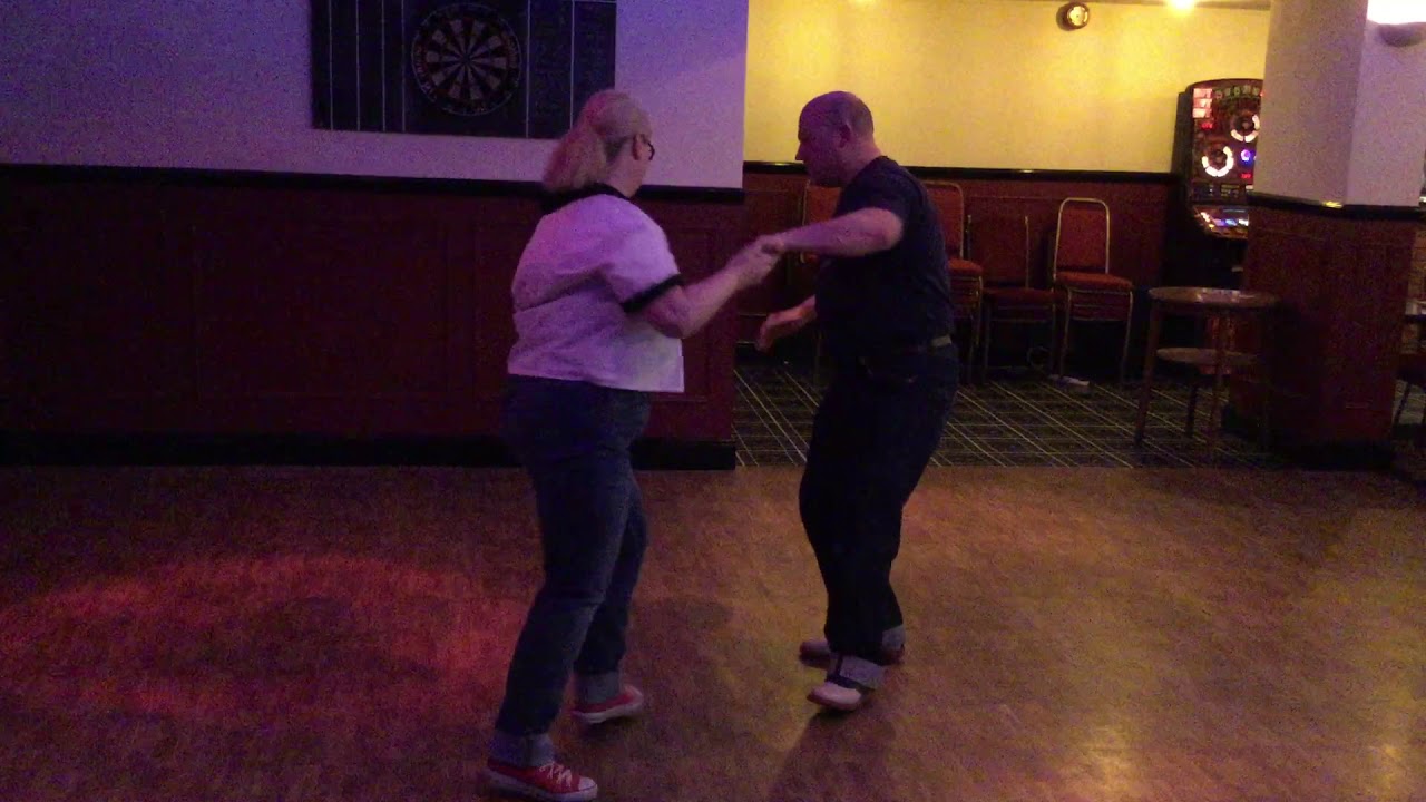 Waist Turn / Shuffle and Lock - YouTube