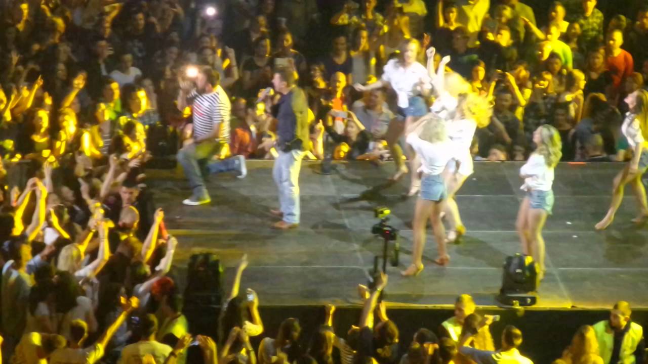 Tropski bar-Vlada i Nigor arena 2016 - YouTube