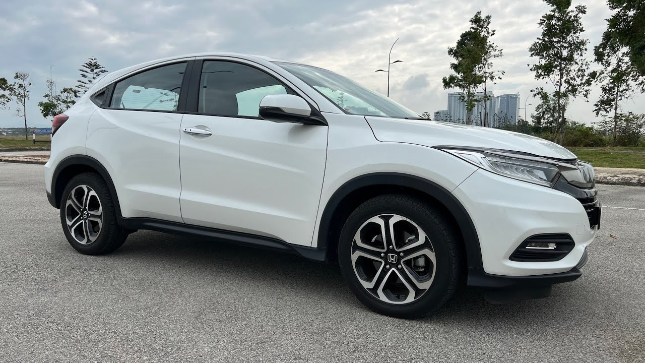 2019 Honda HR-V 1.8 V Start-Up and Full Vehicle Tour - YouTube