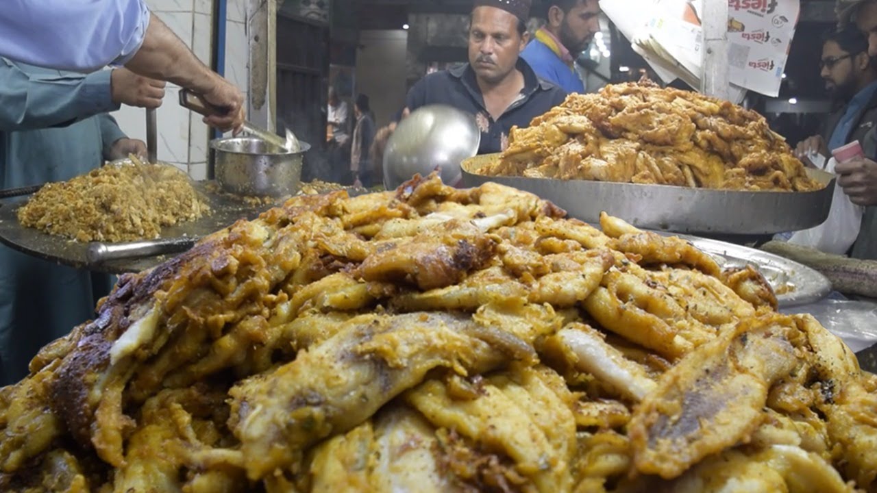 Karachi Street Food Liaquatabad Ki Famous Fish Katakat | Fish Katakat ...
