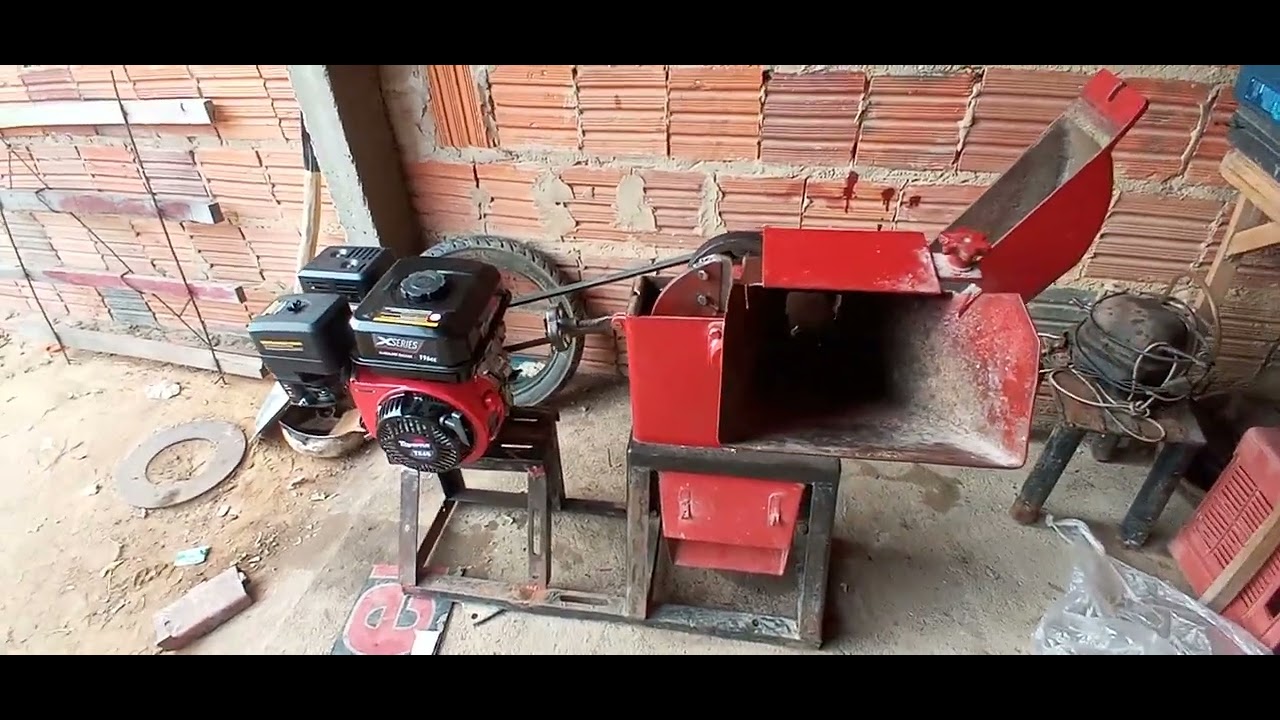 como fazer um suporte para colocar motor a gasolina na forrageira - YouTube