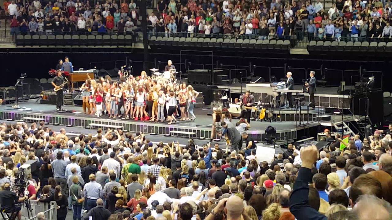 Bruce Springsteen - The river tour 2016 live in Dallas AA center - YouTube