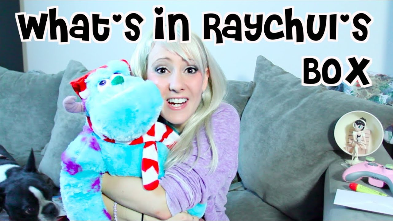 What's in Raychul's Box - part 16 - the Christmas Edition - YouTube