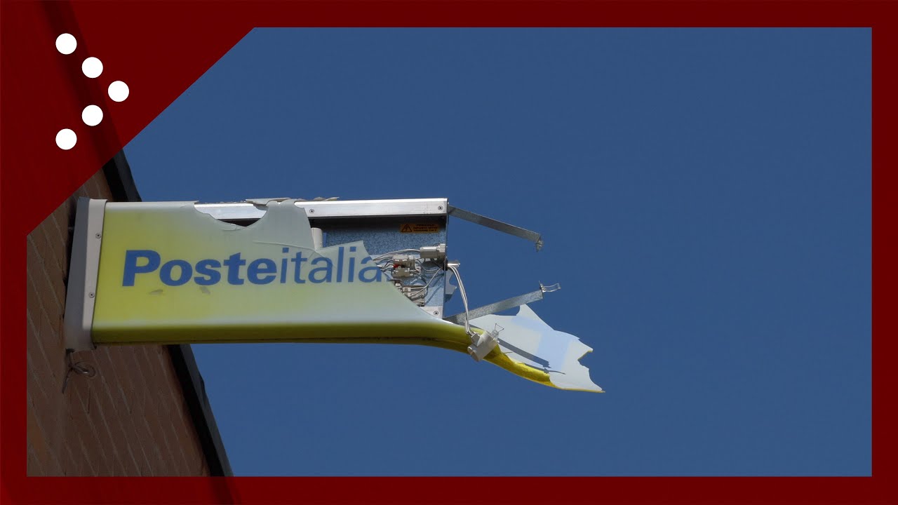 Grandine nel veneziano, danni ad auto ed insegna delle Poste Italiane a ...