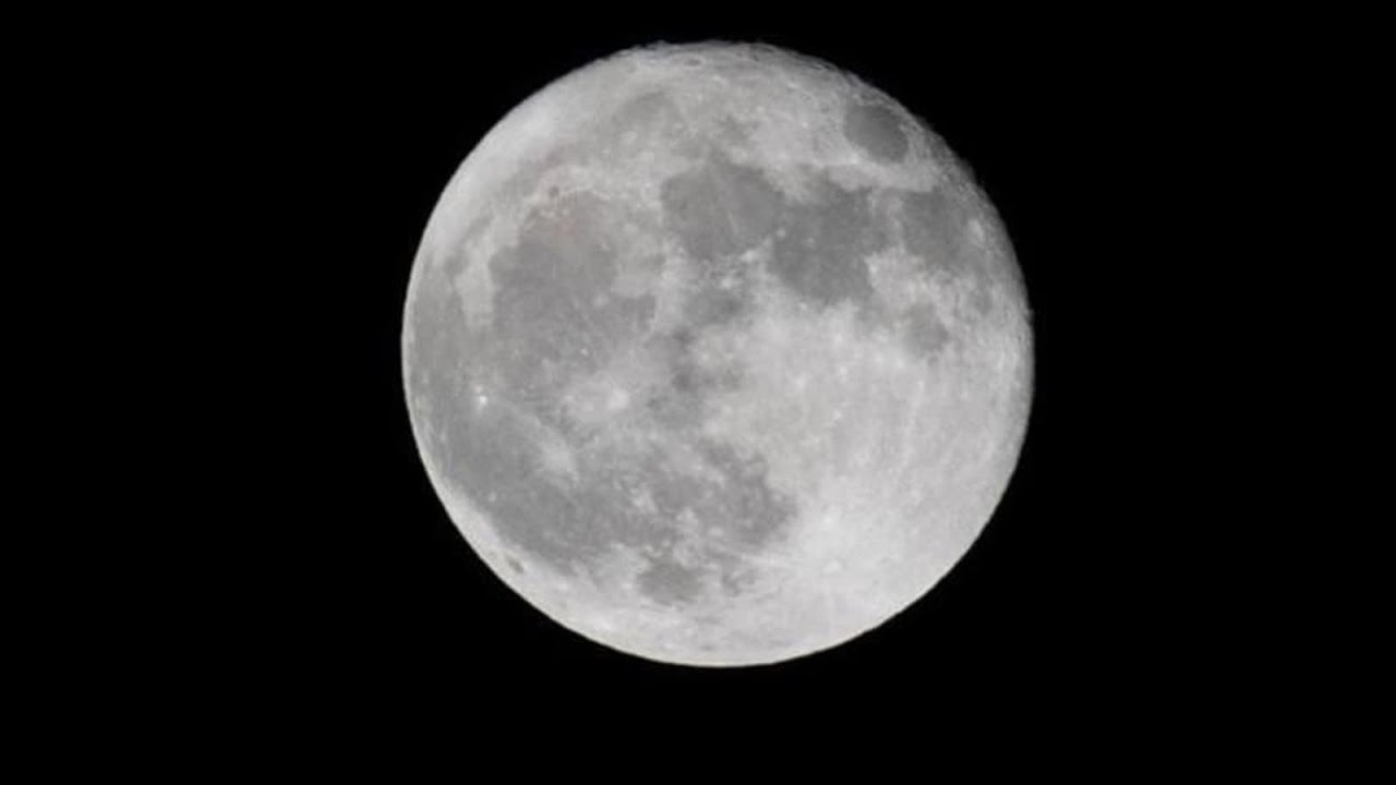 Zoom 100x on Samsung Galaxy. Can see moon craters - YouTube