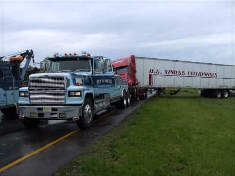 big truck crashes sooo crazy must see!!!!!!!! - YouTube