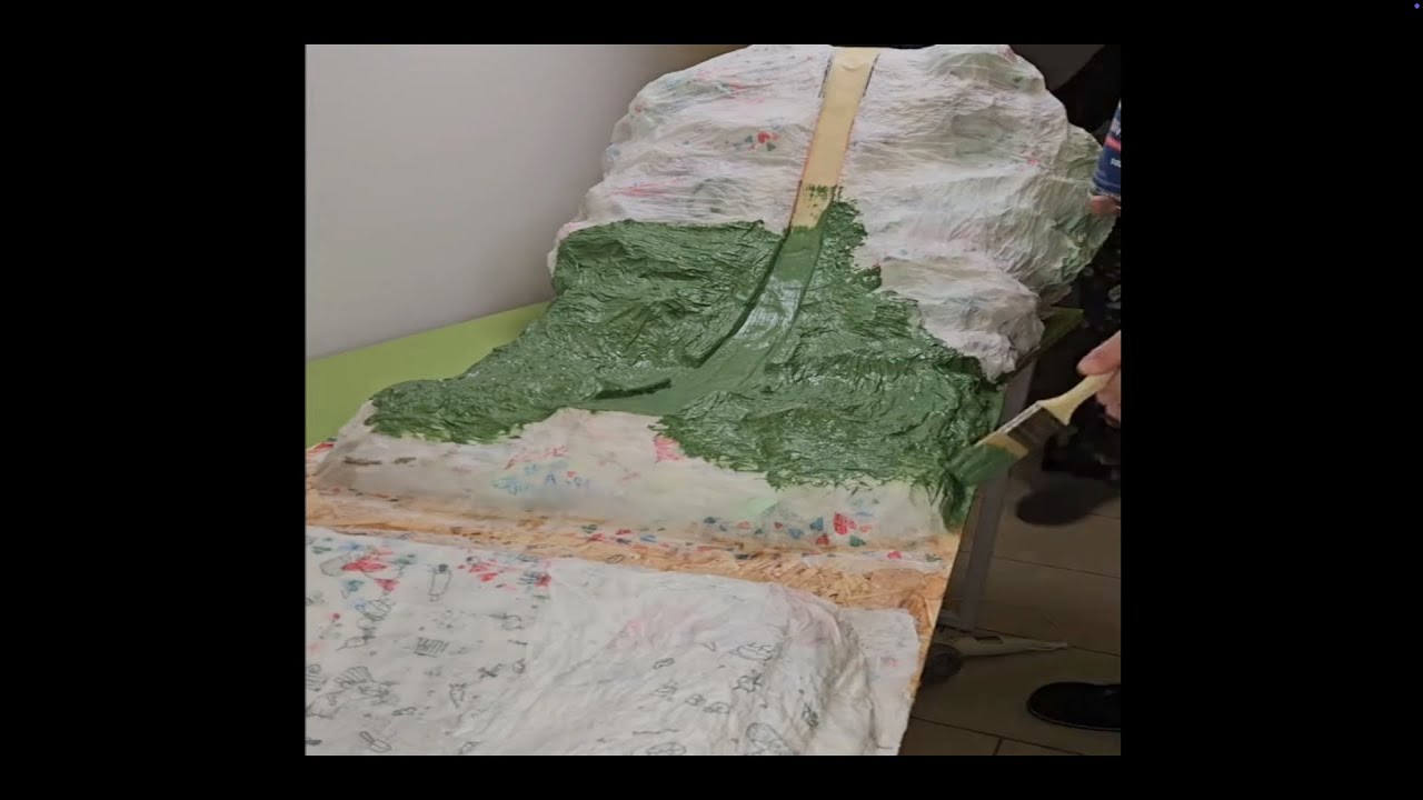 🏗 Come costruire una montagna in carta pesta ⛰️ con rampa 🚘 Hot Wheels ...