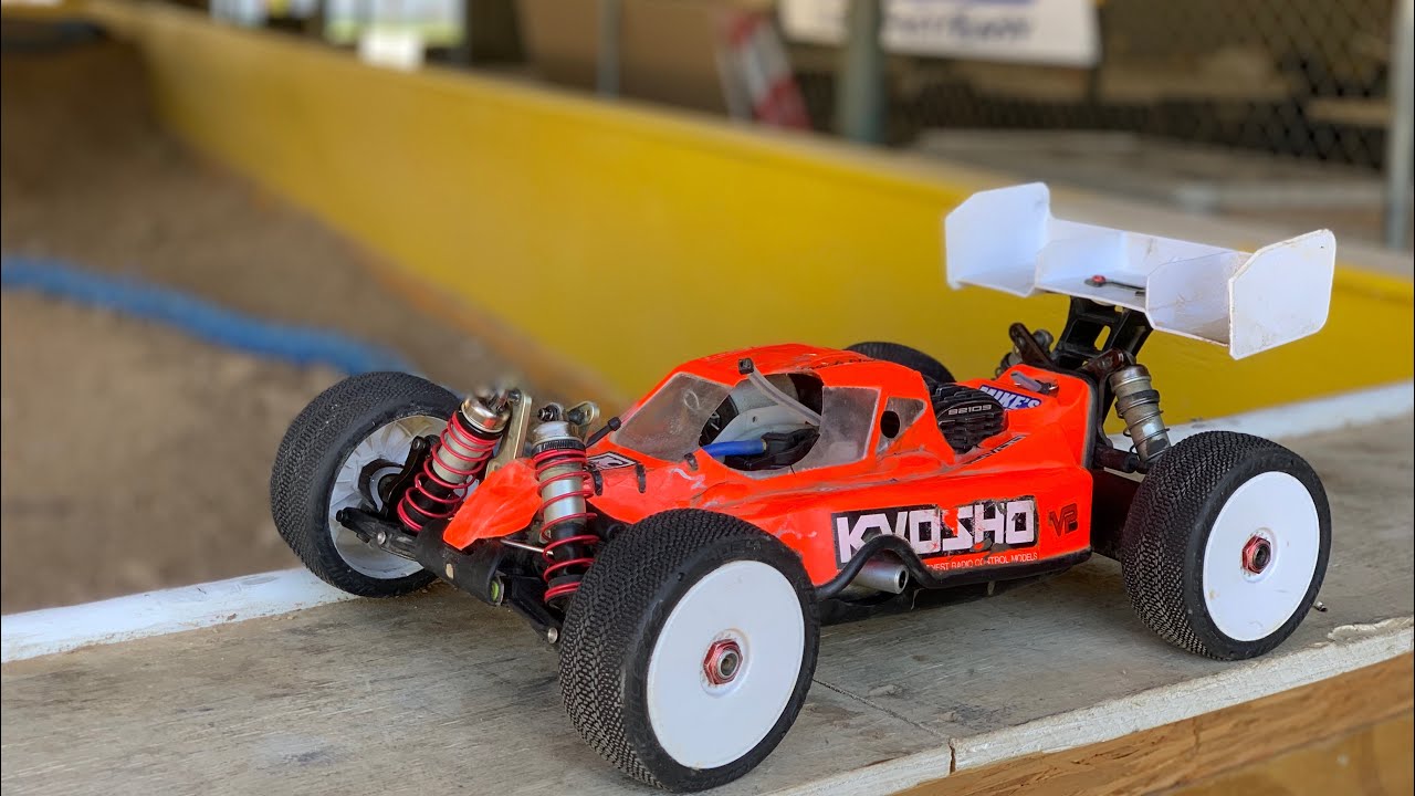 Kyosho inferno Mp10 tki2 Nitro running laps!! - YouTube