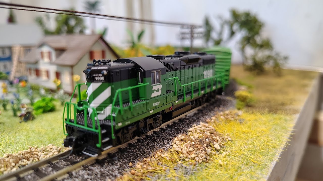 2007 N Scale Life-Like GP-18 Locomotive - YouTube