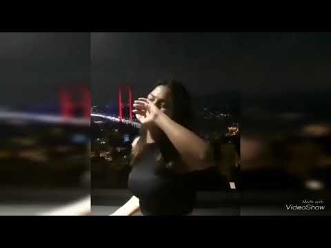 Demet özdemir e dostları yeni yaşında böyle süpriz yaptı.