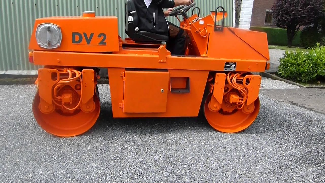 Hamm DV2 Vibratory Roller - Rouleau Vibrant - YouTube