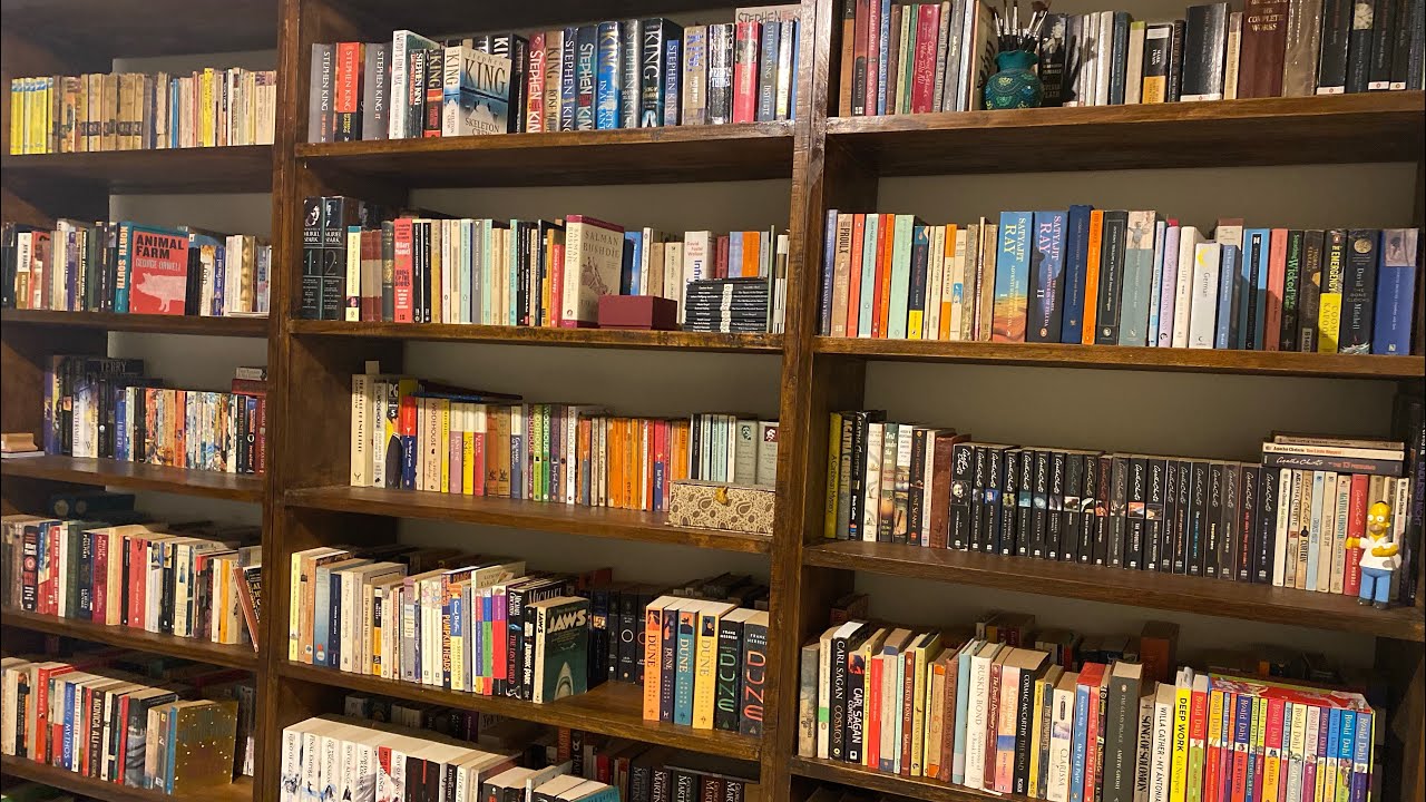 My bookshelf tour - YouTube