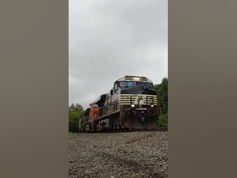 BNSF & KCSM (Grey Ghost) trailing Frack Sand - YouTube